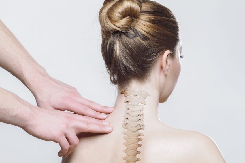 STOP "CRACKING" YOUR OWN NECK! Tips from Your Chiropractor - Dr. Slovin